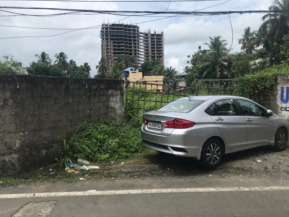 90 Cents Land for Sale at Azad Road, Kaloor - Kerala Real Estate