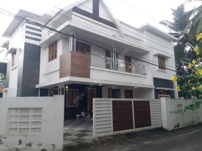 Semi furnished 4 BHK 3200 sqft House in 6 Cents for sale at Near Amrutha Kunnumpuram, Edapally ...