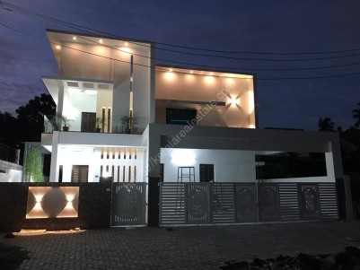 Posh Villa for sale at Padamugal, Kakkanad, Kochi - Kerala Real Estate